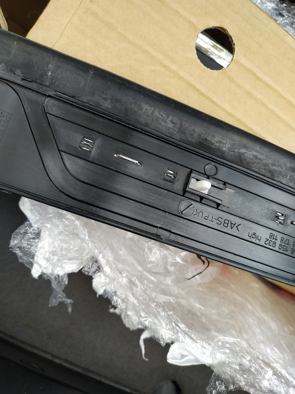 49. Порожки. Задние салазки сидений. — BMW 5 series (E39), 2,5 л, 2001 ...