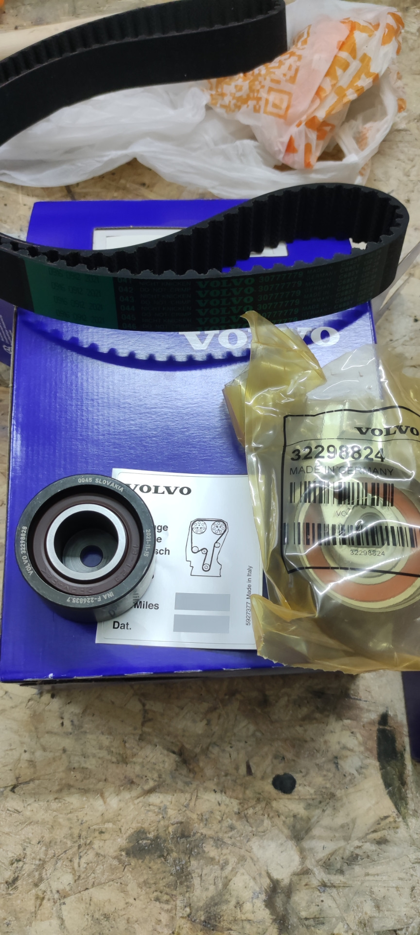 32298824 Натяжной ролик Volvo | Запчасти на DRIVE2