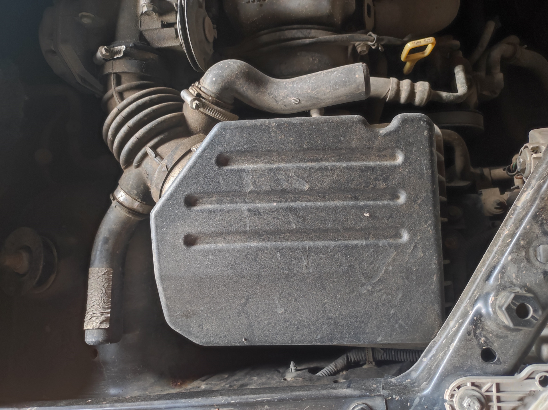 Замена фильтра воздушного и салонного. — Chevrolet Aveo Sedan (1G), 1,2 ...