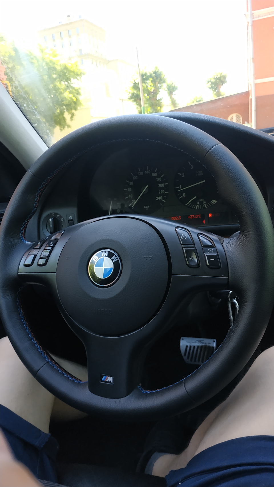 М руль.(замена 4спицевый на м руль) — BMW 5 series (E39), 2,5 л, 2000 ...