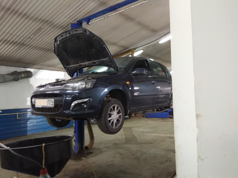 Замена тормозной жидкости — Lada Калина Хэтчбек (2G), 1,6 л, 2013 года ...