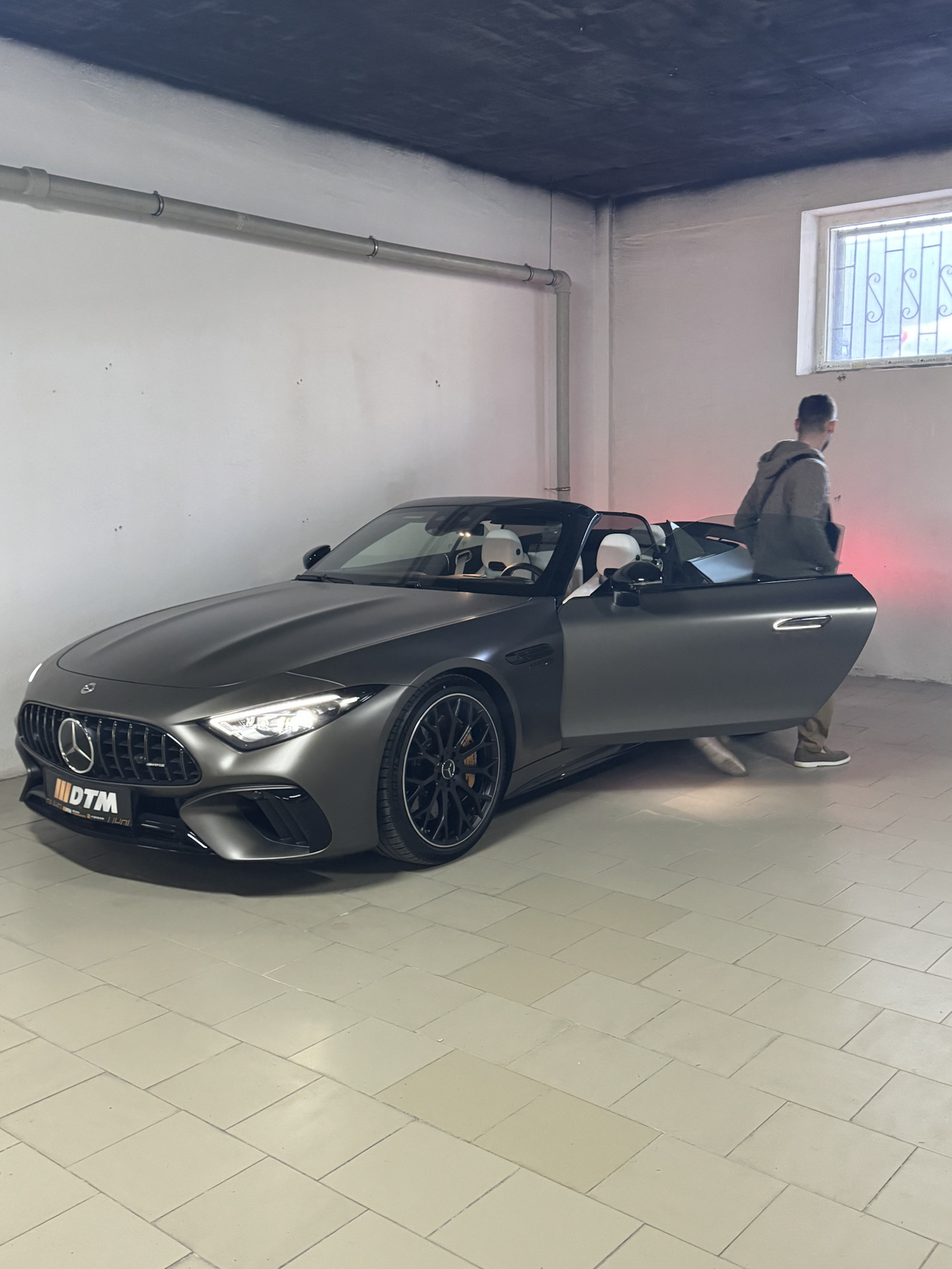 Горячая встреча Mercedes SL63 — Mercedes-Benz SL 63 AMG (R232), 4 л ...
