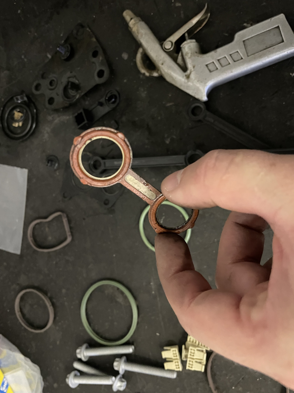 Замена турбины, антифриза, переуплотнение впускных коллекторов, замена ...