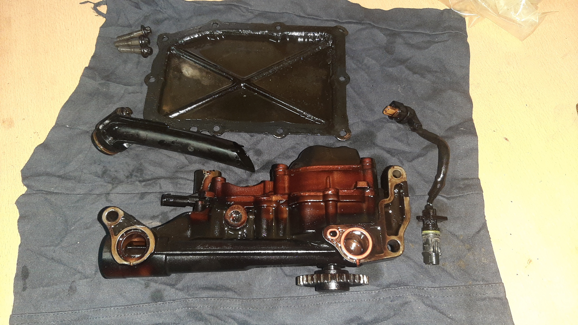 Задиры и износ масляного насоса. Или что ожидать от ошибки P06DA00 ...