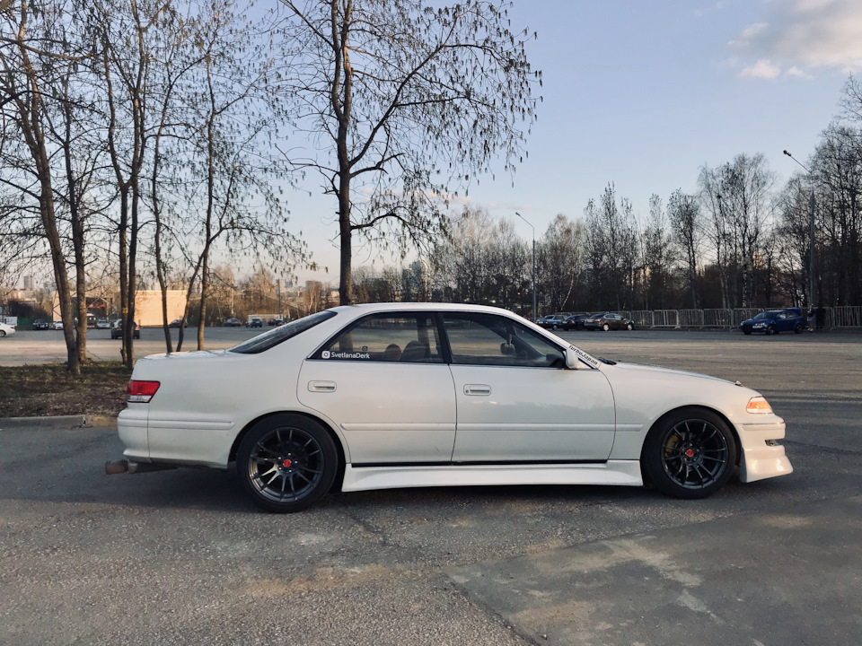 Замена газового упора капота — Volkswagen Golf Mk4, 1,4 л, 2003 года ...