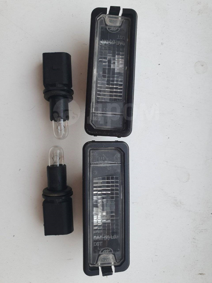 1K8943021 Фонарь освещения номерного знака VAG | Запчасти на DRIVE2