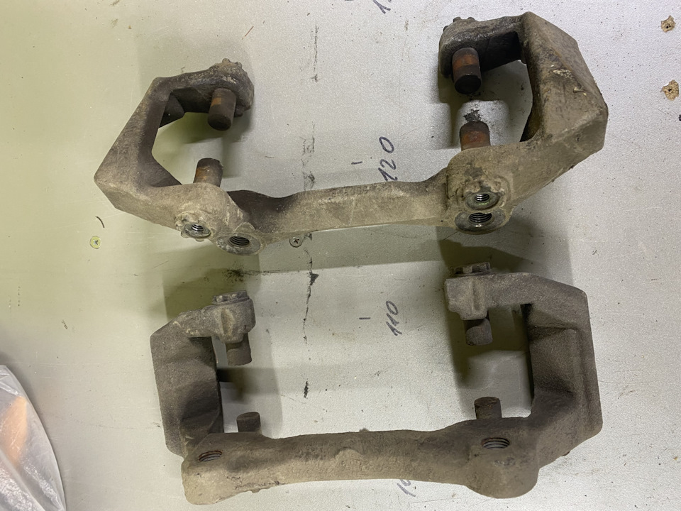 4G0615125 Скоба с направляющим VAG | Запчасти на DRIVE2