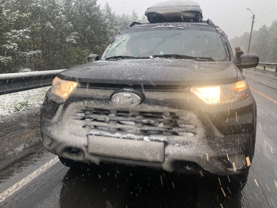 Защитная сетка радиатора Нива Тревел. — Lada Niva Travel, 1,7 л, 2022 ...
