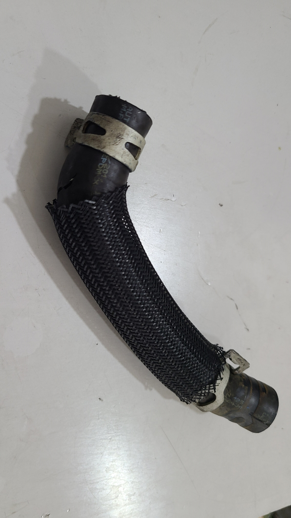 Первая подстава — патрубок — Peugeot 308 SW (2G), 2 л, 2019 года ...