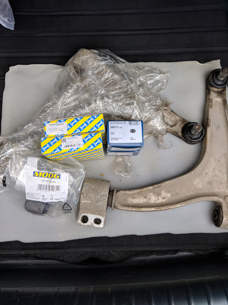 3390701 Сайлентблок рычага подвески LEMFORDER | Запчасти на DRIVE2