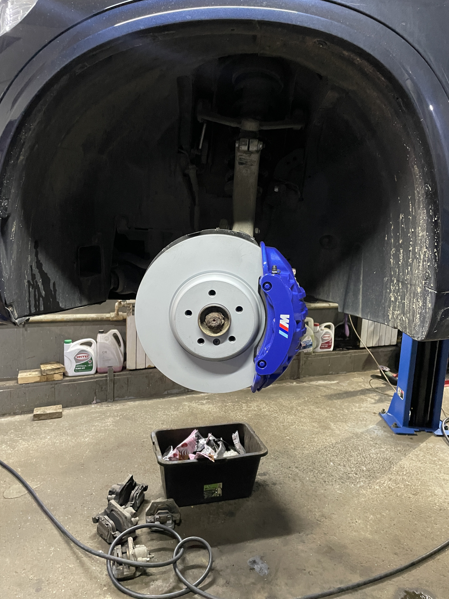 Установка тормозной системы Brembo на BMW X5 E70 M57N — BMW X5 (E70), 3 ...