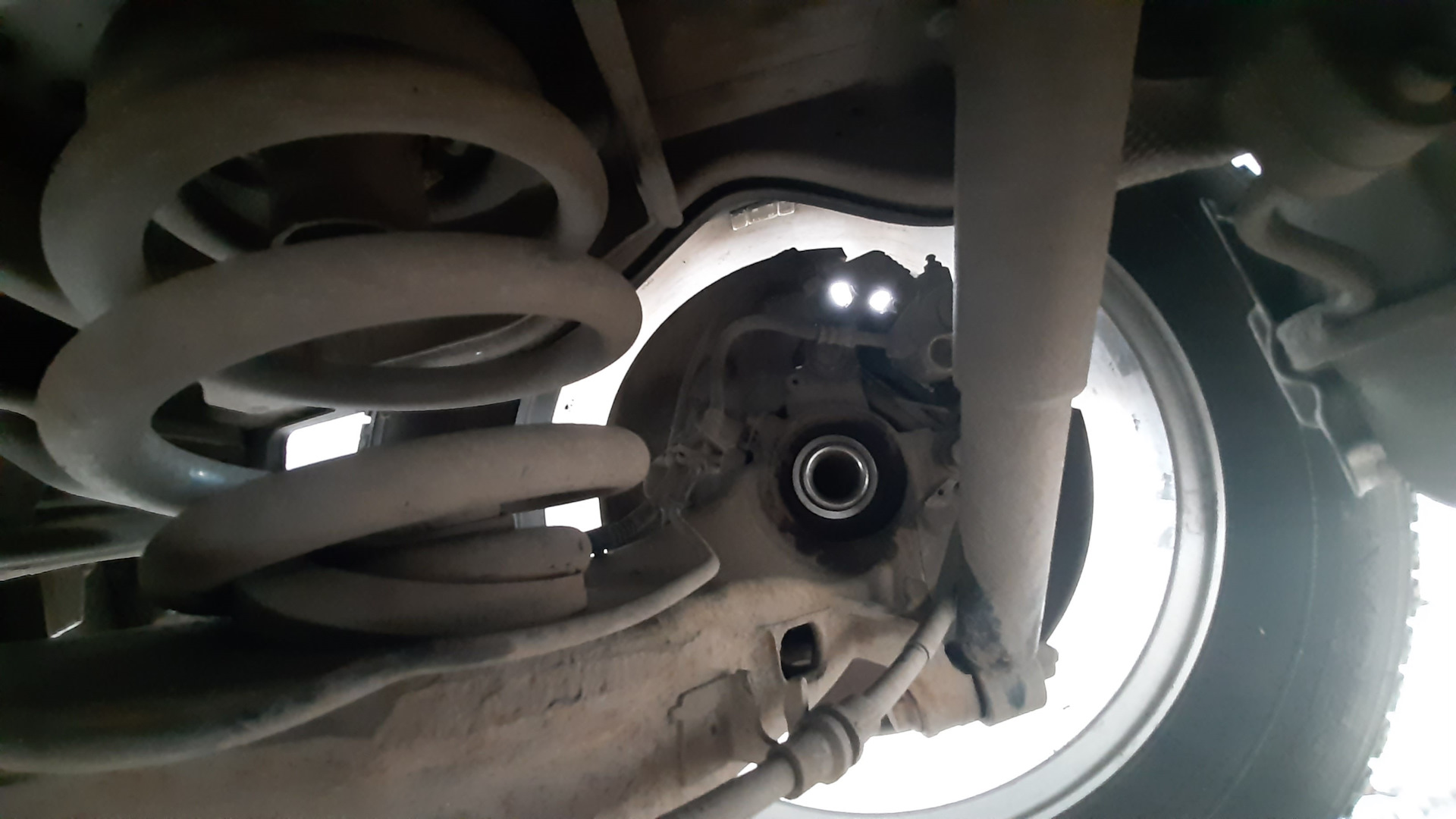 Новый ступичный подшипник HBU2.1, Колпачки — Volkswagen Multivan (T5 ...
