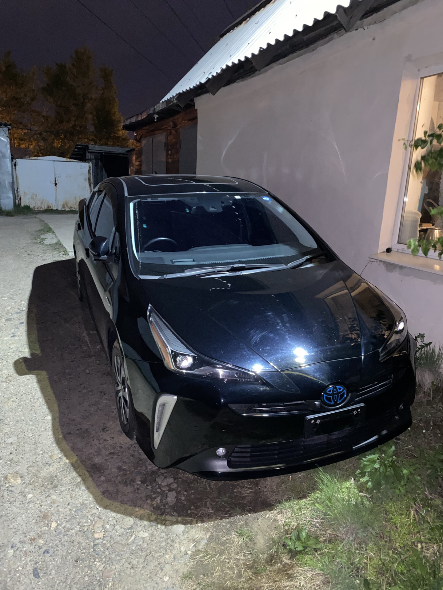 Первый момент — Toyota Prius (50), 1,8 л, 2019 года | наблюдение | DRIVE2