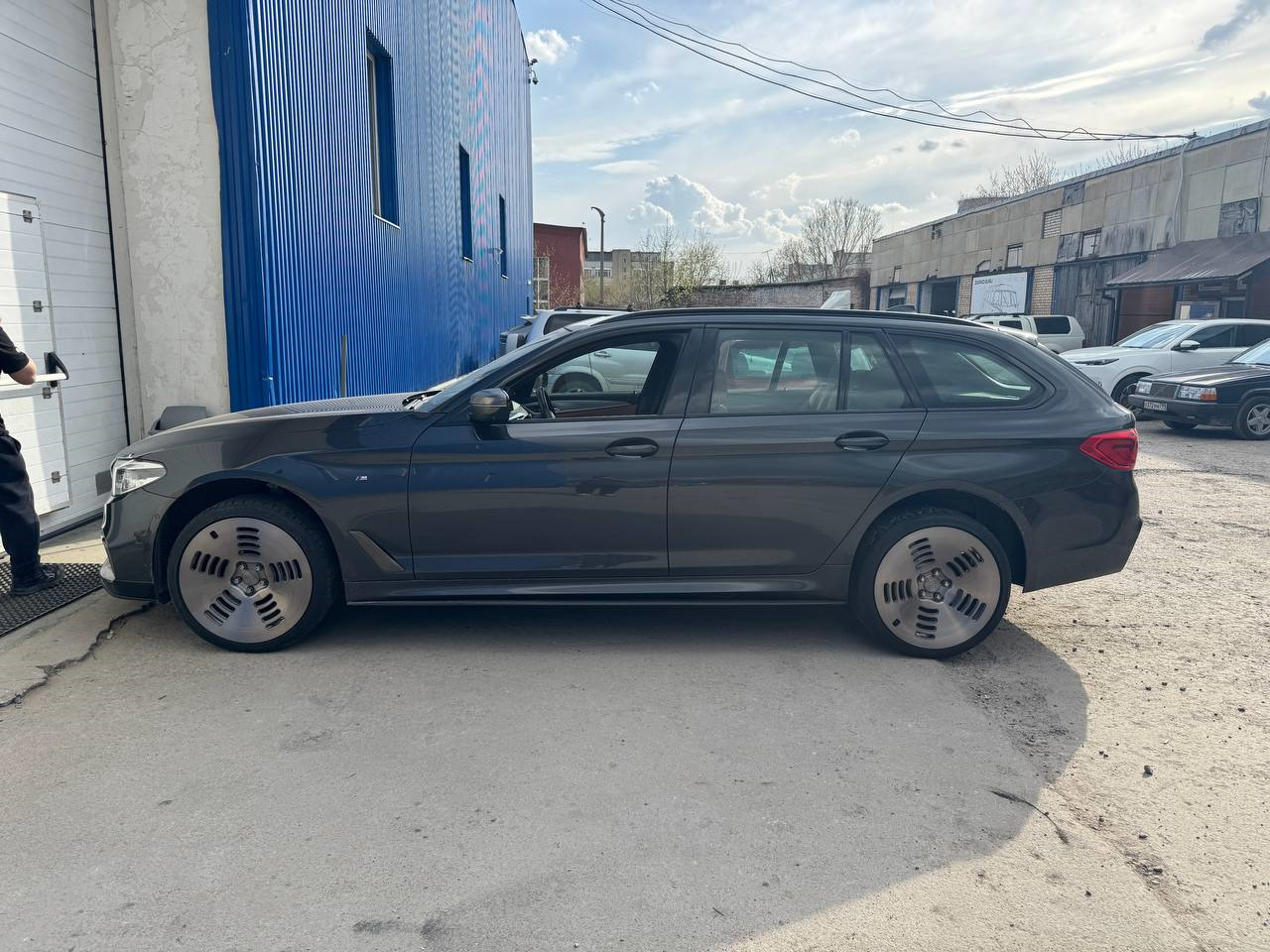 9. "штатная" пневма в круг — BMW 5 series Touring (G31), 3 л, 2020 года ...