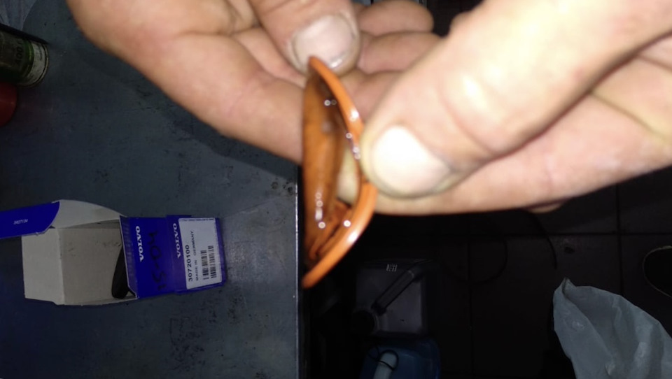 Переуплотнение клапанных крышек, чистка дроссельной заслонки, мойка ...