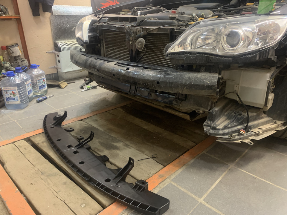 Установка нижнего крепления переднего бампера и крепления левой ПТФ ...