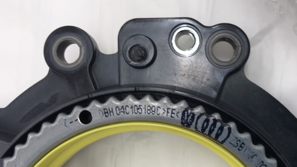 Нужна помощь у кого Ваг, сальник оригинал или копия 04C103170N ...