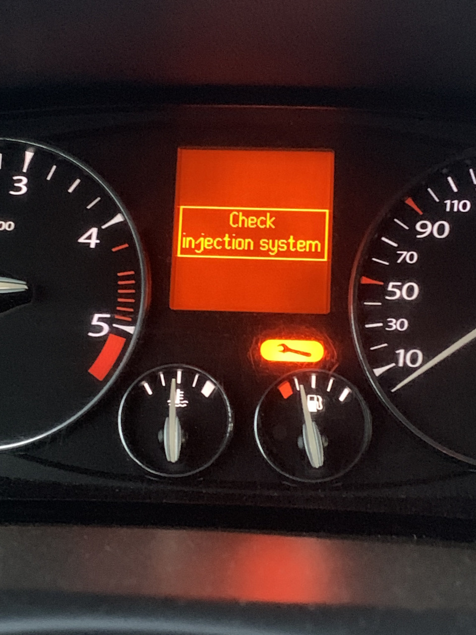 Check injection system — Renault Laguna III, 2 л, 2008 года | поломка ...