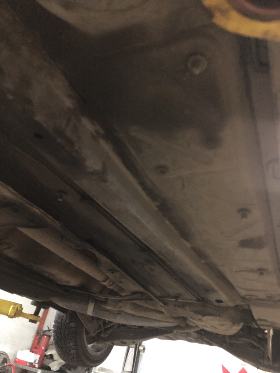 ТО + Осмотр днища после зимы. — Volkswagen Passat CC, 1,8 л, 2012 года ...