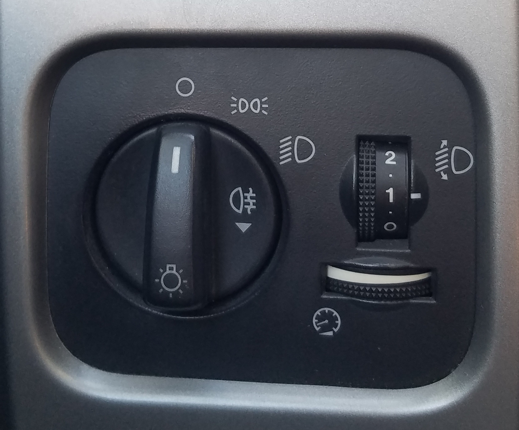 Дело №2. Скандинавский свет. — Land Rover Discovery III, 2,7 л, 2008 ...