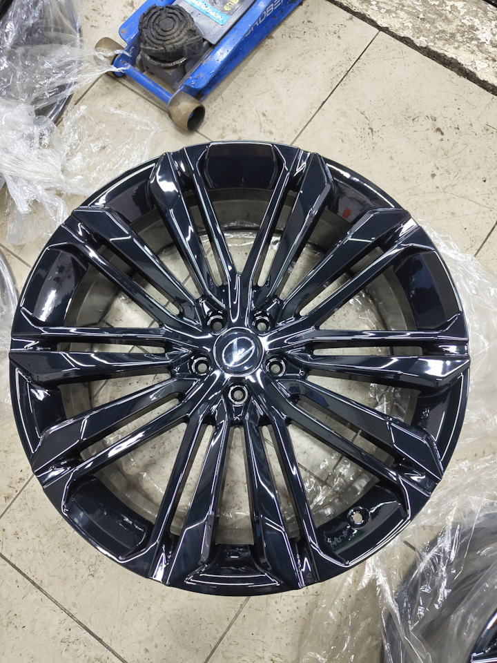 Литые диски Modellista 9Jx22 ET35 5x114,3 на Toyota Highlander (XU70 ...