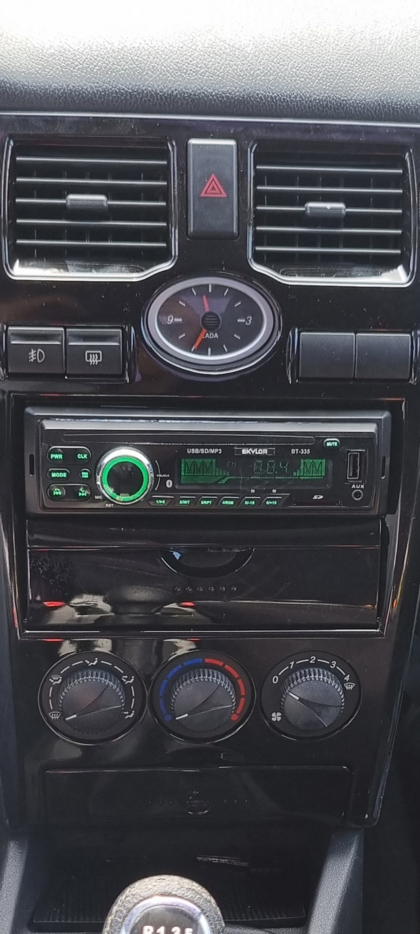 Автомагнитола AURA AMH-78DSP — Lada Приора седан, 1,6 л, 2011 года ...