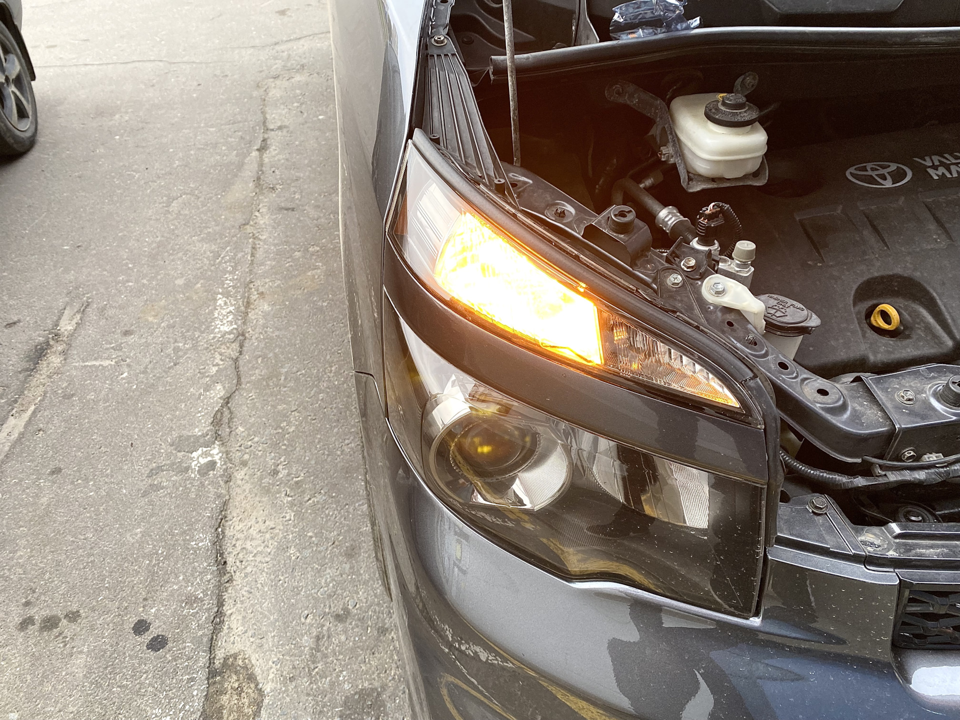 Лампы LED Auxito в поворотники, задний ход, габариты — Toyota Voxy (2G ...