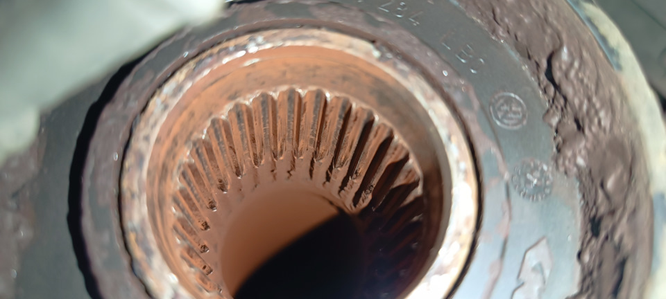 17.Замена правого привода — Volkswagen Caravelle (T5), 2 л, 2010 года ...