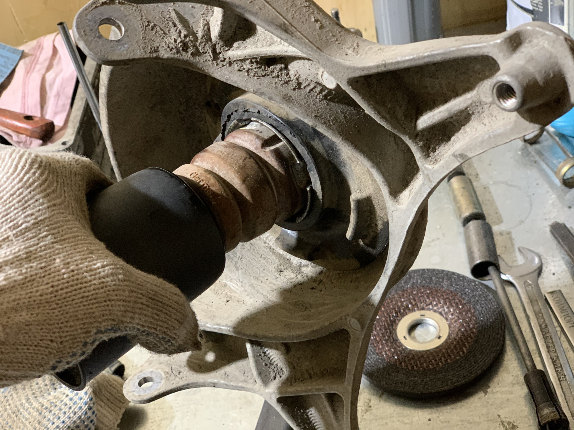 Стук в подвеске, отбойник амортизатора audi q5 — Audi Q5 (1G), 2 л ...