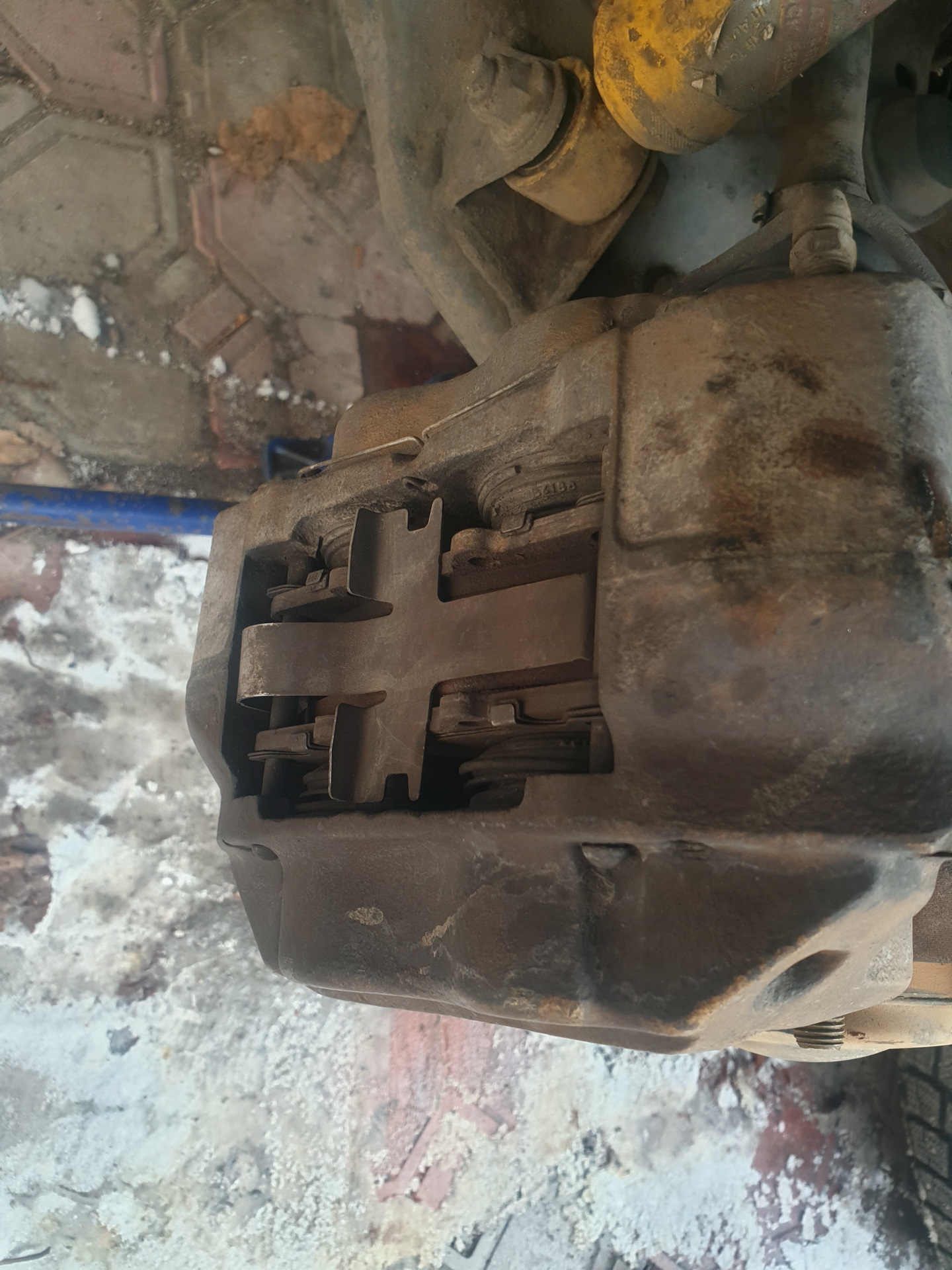 Передние колодки от TLC100 — Toyota Land Cruiser Prado 90-series, 3,4 л ...