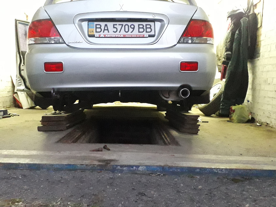 Ремонт задних суппортов — Mitsubishi Lancer IX, 1,6 л, 2008 года ...