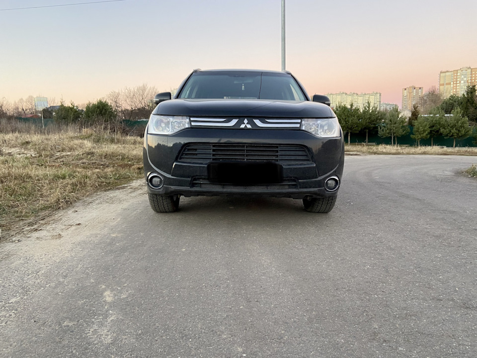 Накладки противотуманок рестайл — Mitsubishi Outlander (3G), 2,4 л ...