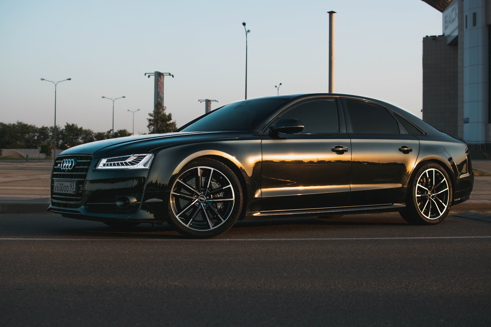 Нестареющие формы! — Audi S8 (D4), 4 л, 2016 года | фотография | DRIVE2