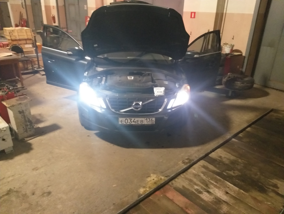 Лампы фар — Volvo XC60 (1G), 2,4 л, 2013 года | расходники | DRIVE2