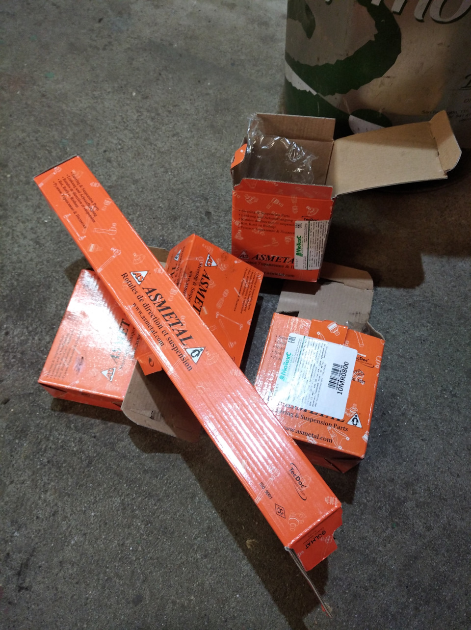 ⇒ Замена правого кронштейна переднего бампера — Nissan Tiida (1G), 1,6 ...