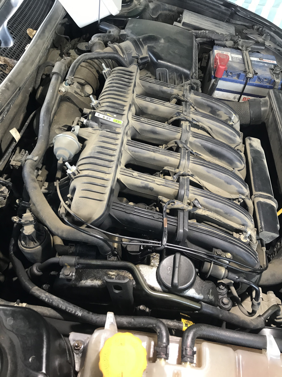 Замена прокладки клапанной крышки — Chevrolet Epica, 2 л, 2011 года ...