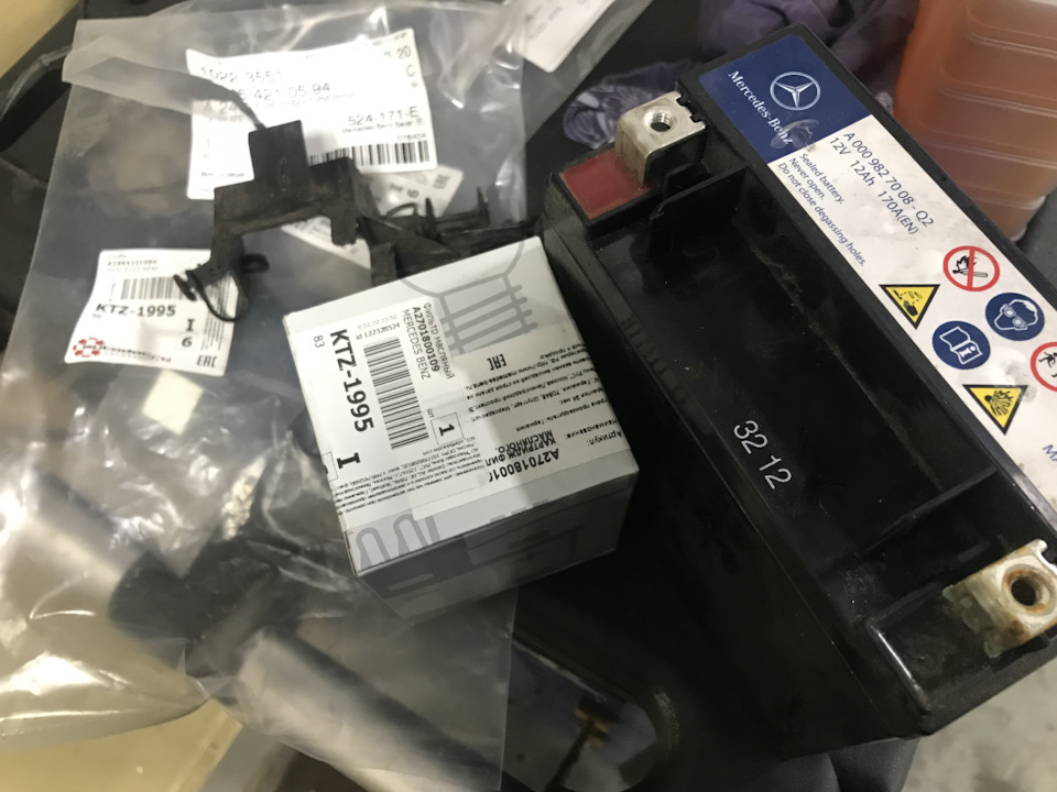 Замена резервного АКБ и датчика ускорения — Mercedes-Benz B-Class (W246 ...