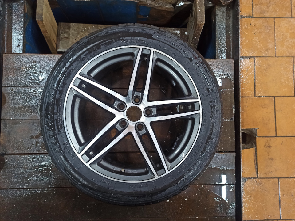 r18 на лето — Volkswagen Tiguan (1G), 1,4 л, 2010 года | колёсные диски ...