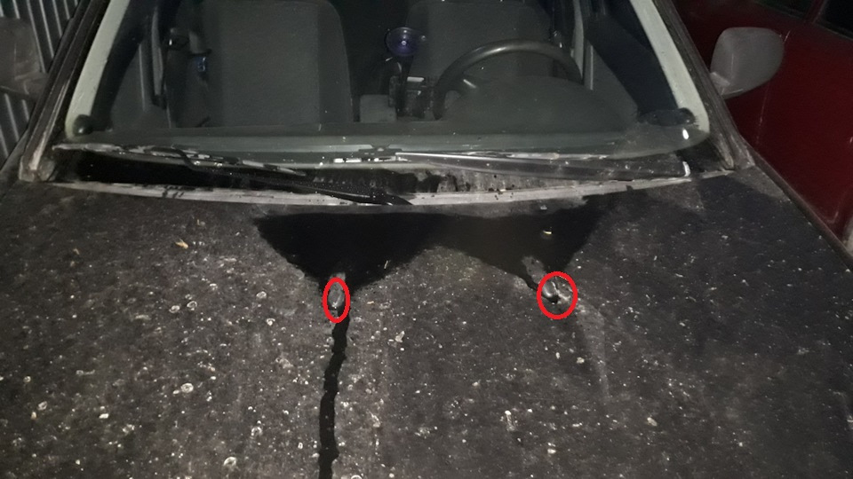 Поменял поводок стеклоочистителя. — Lada Приора хэтчбек, 1,6 л, 2010 ...