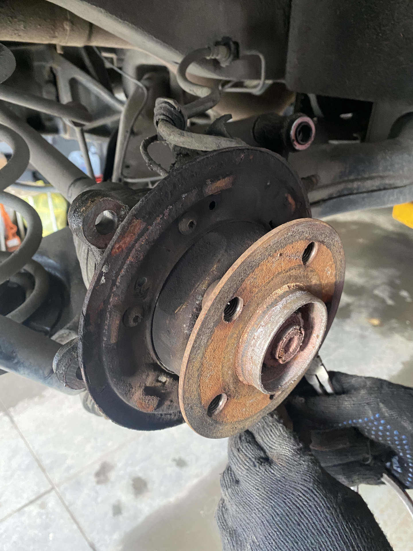 Разборки с задними тормозами — Mercedes-Benz V-Class (W447), 2,1 л ...