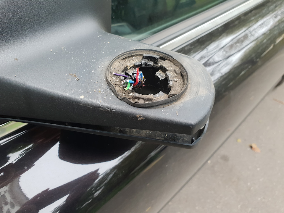 Украли боковые зеркала с XC90 — DRIVE2