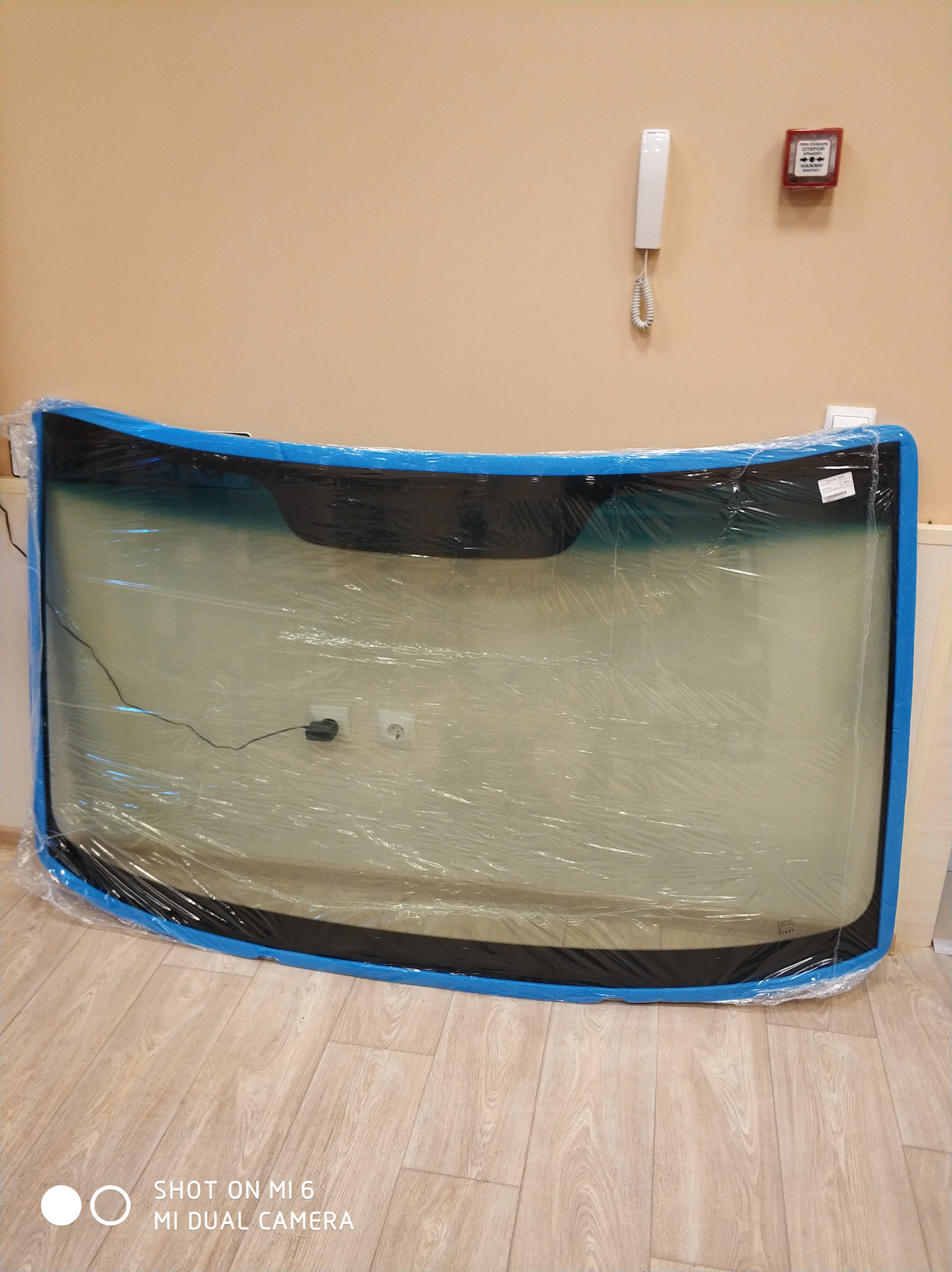 Замена лобового стекла — Mercedes-Benz Sprinter (2G), 3 л, 2009 года ...