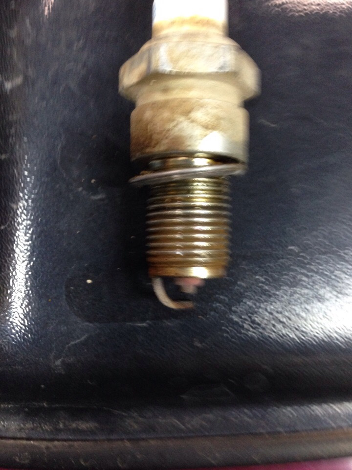 Поменял свечи — Lada 4x4 5D, 1,7 л, 2006 года | своими руками | DRIVE2