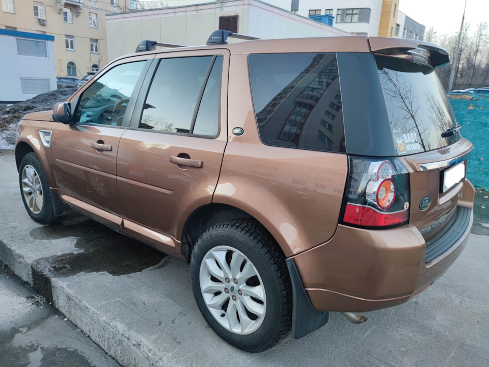 Спойлер, заглушка петли сидения — Land Rover Freelander 2, 2,2 л, 2014 ...
