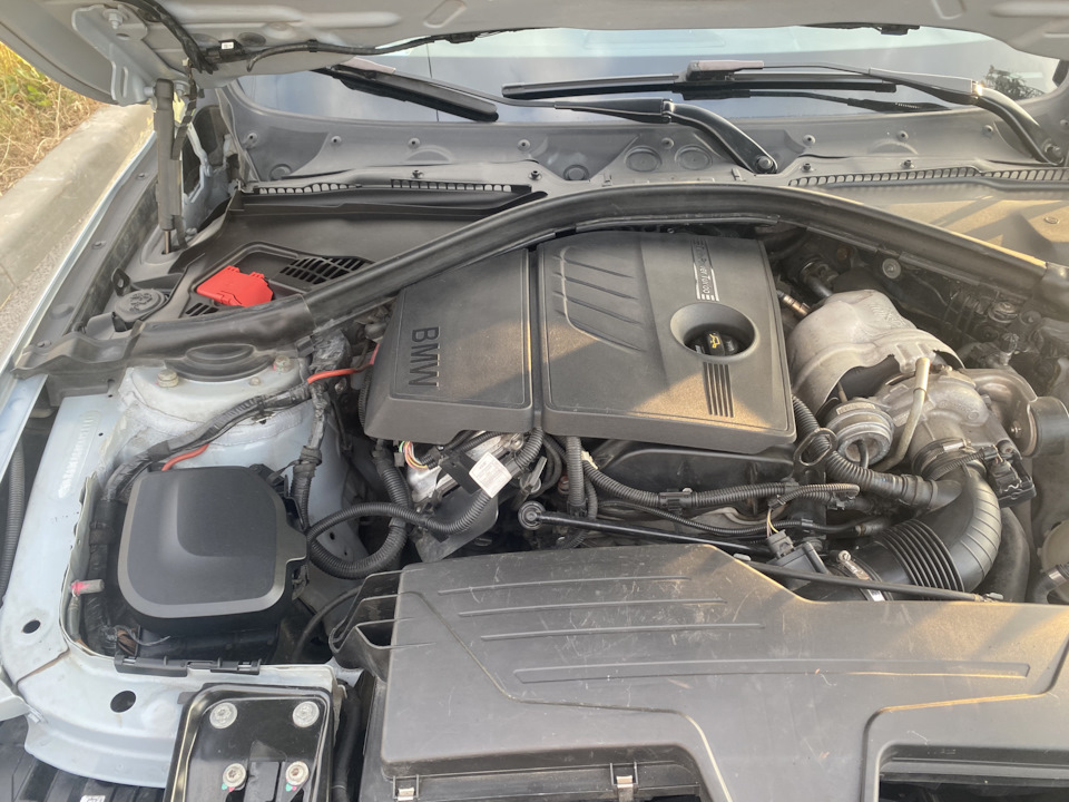 Прячем какой-то модуль питания (N13B16) — BMW 3 series (F30), 3 л, 2013 ...