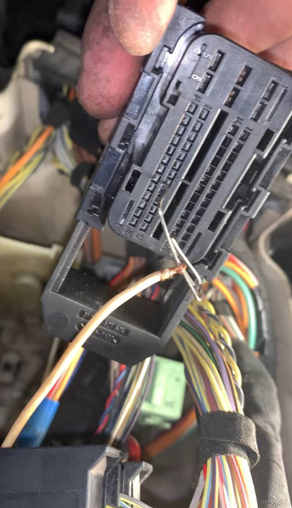 2EFE, 2F17 — коробка в аварию — BMW 3 series (E90), 2 л, 2006 года ...