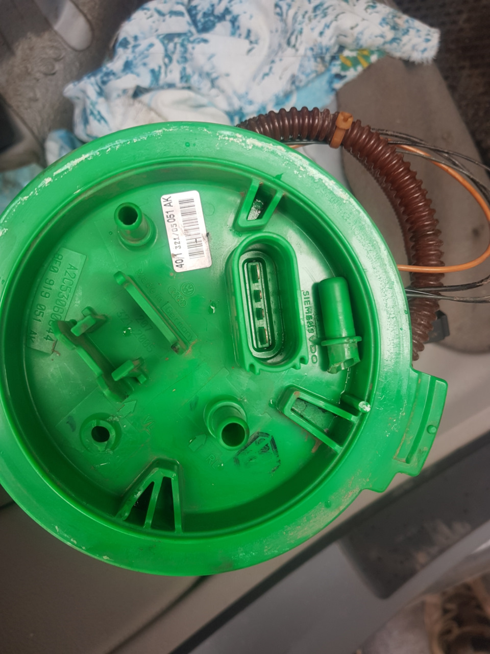 8E0919051 часть системы подачи топлива, VAG | Запчасти на DRIVE2