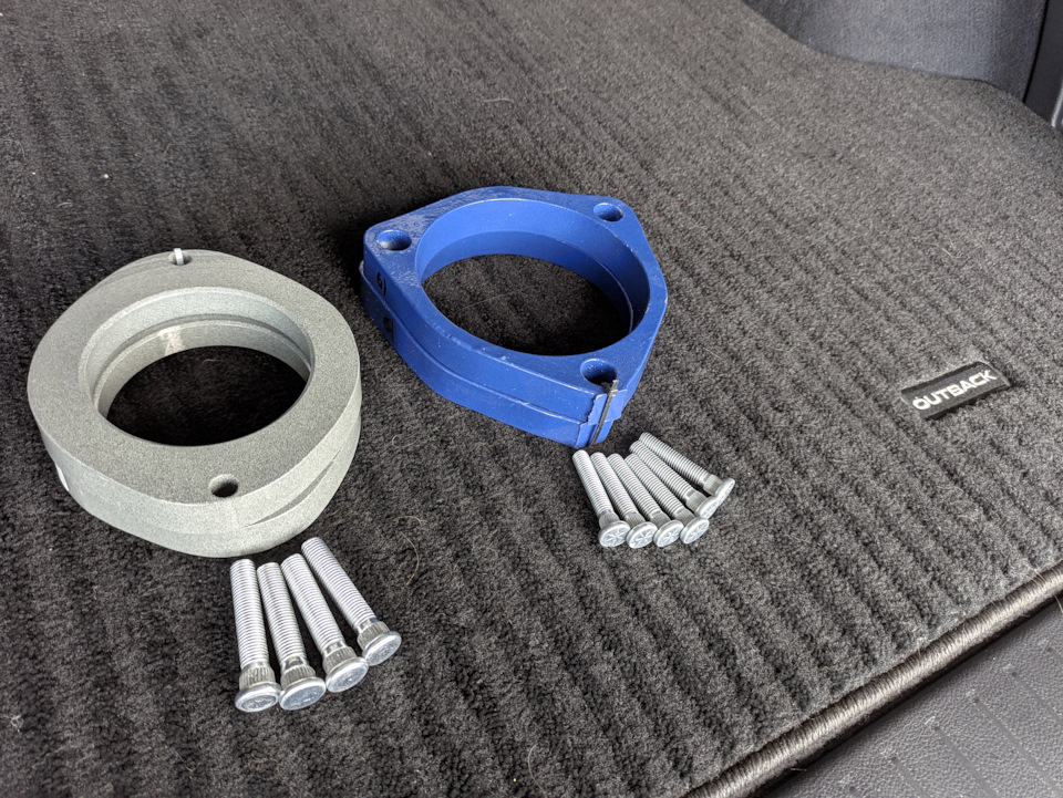 Год владения OUTBACK-ом (KYB New SR, лифт-проставки, втулки переднего ...