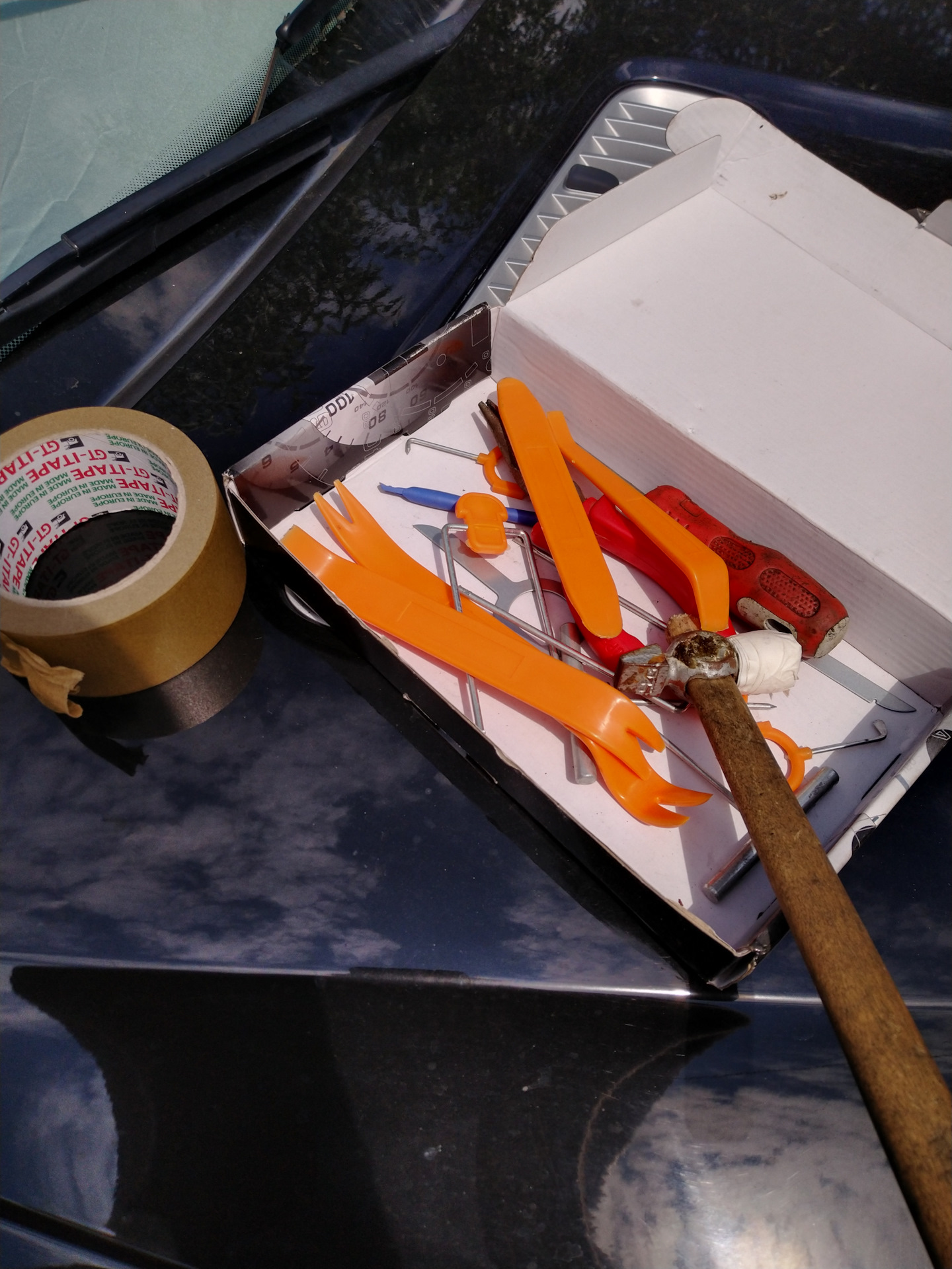 Замена молдинга лобового стекла х5 — BMW X5 (E53), 3 л, 2005 года ...