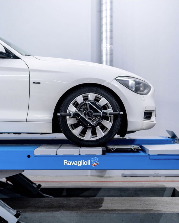 Замена рулевых наконечников и задних развальных болтов BMW F20 — BMW 1 ...